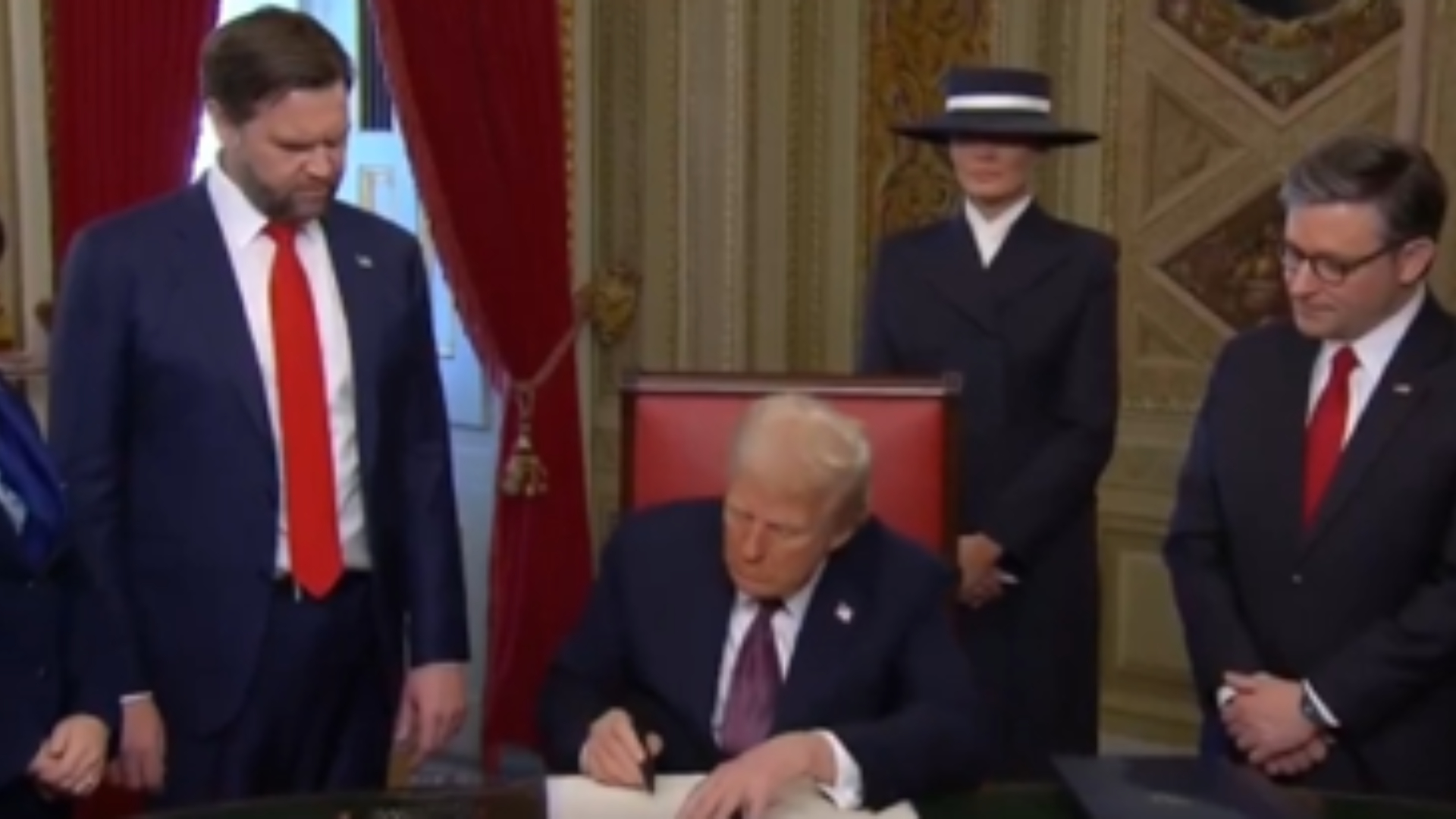 Donald Trump firma sus primeras órdenes ejecutivas